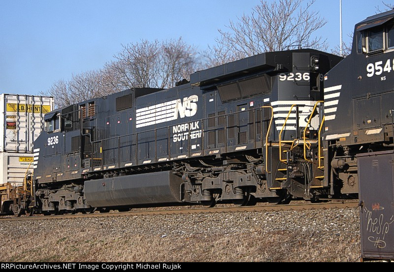 NS 9236